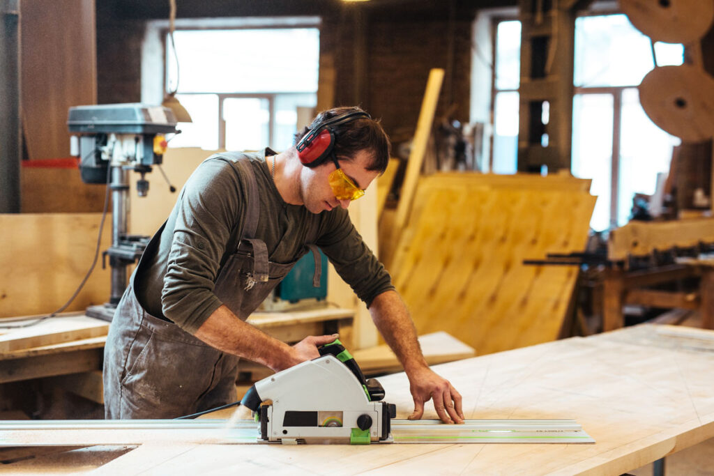 Home Carpentry Experts Montreal | 1-833-RENO-FIX